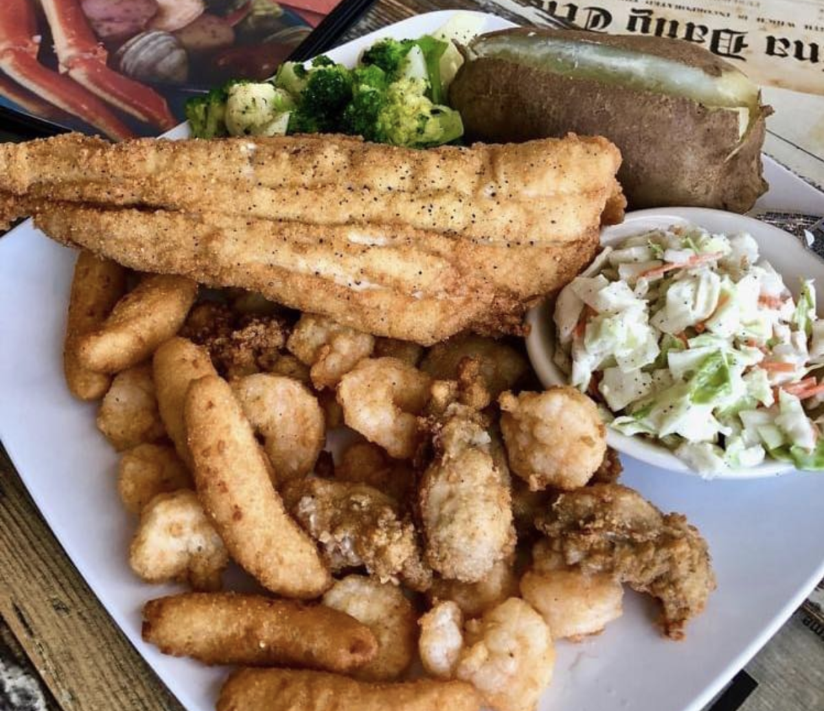 Snapperz Grill & Steam Bar | Emerald Isle, NC