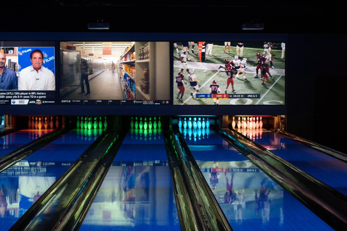 Back Alley Lanes VR-Cade | South Daytona, FL 32119