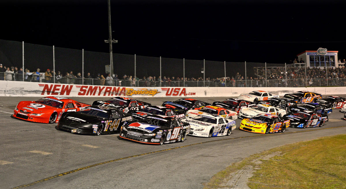 Racing Races Speedway