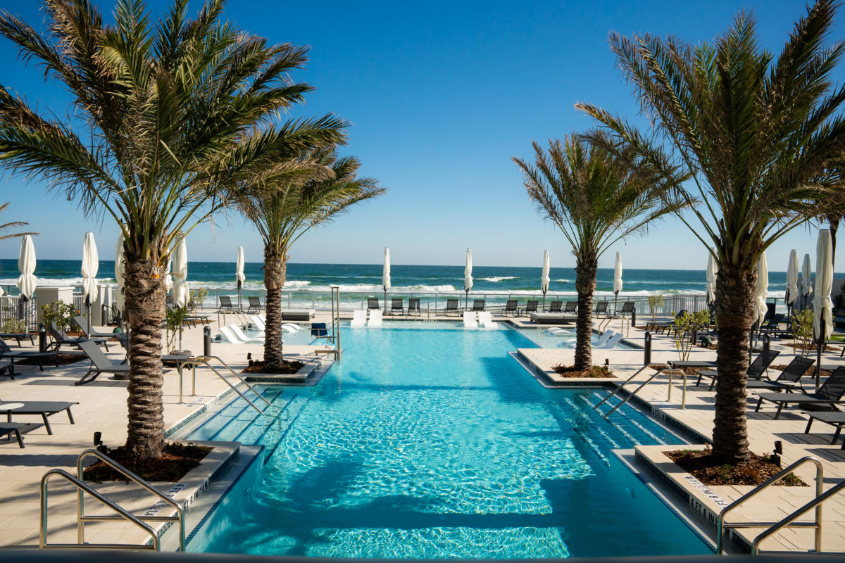 Renaissance Marriott Logo