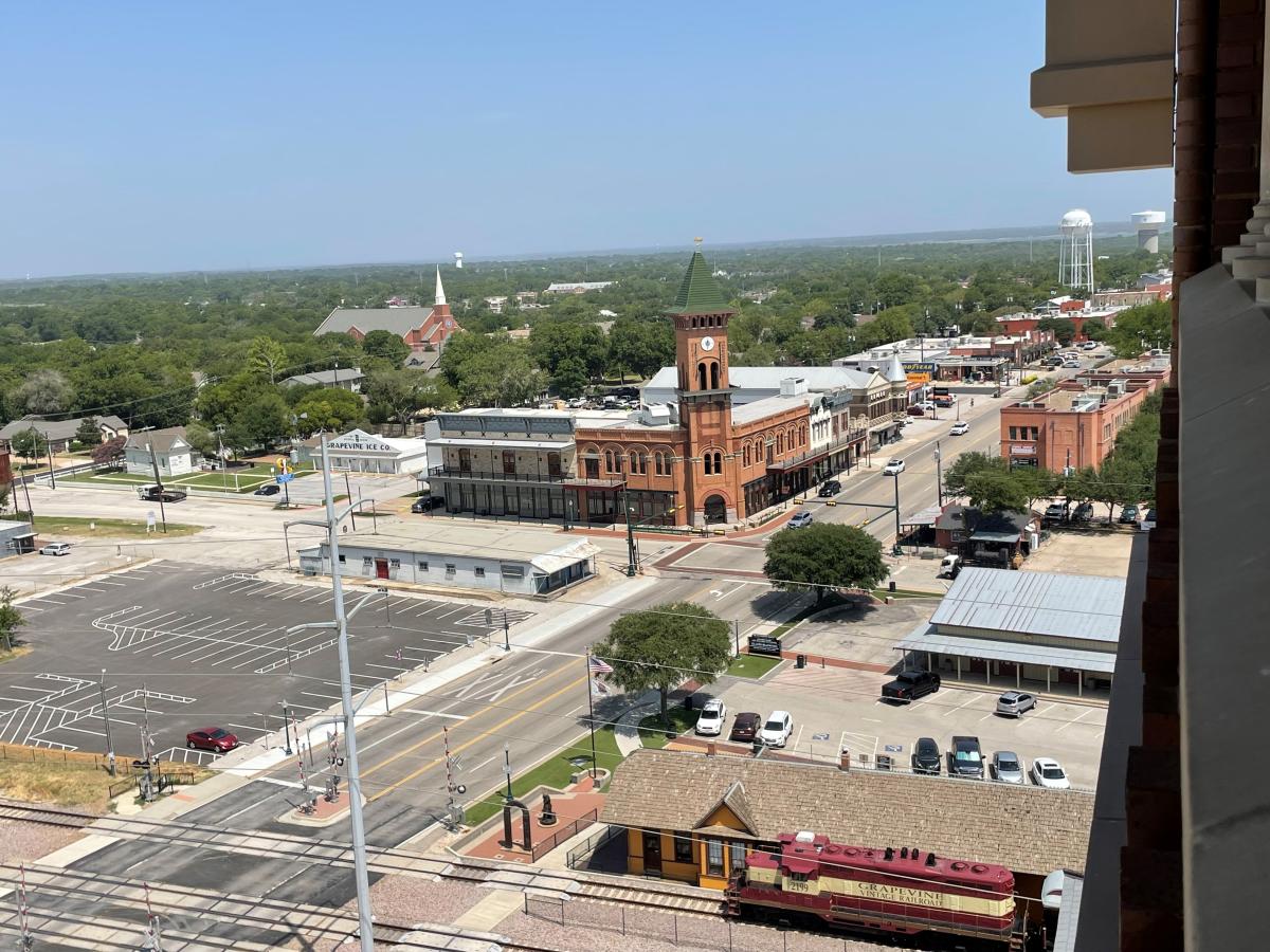 Grapevine Observation Tower Dinosaur Tours | Grapevine, Texas