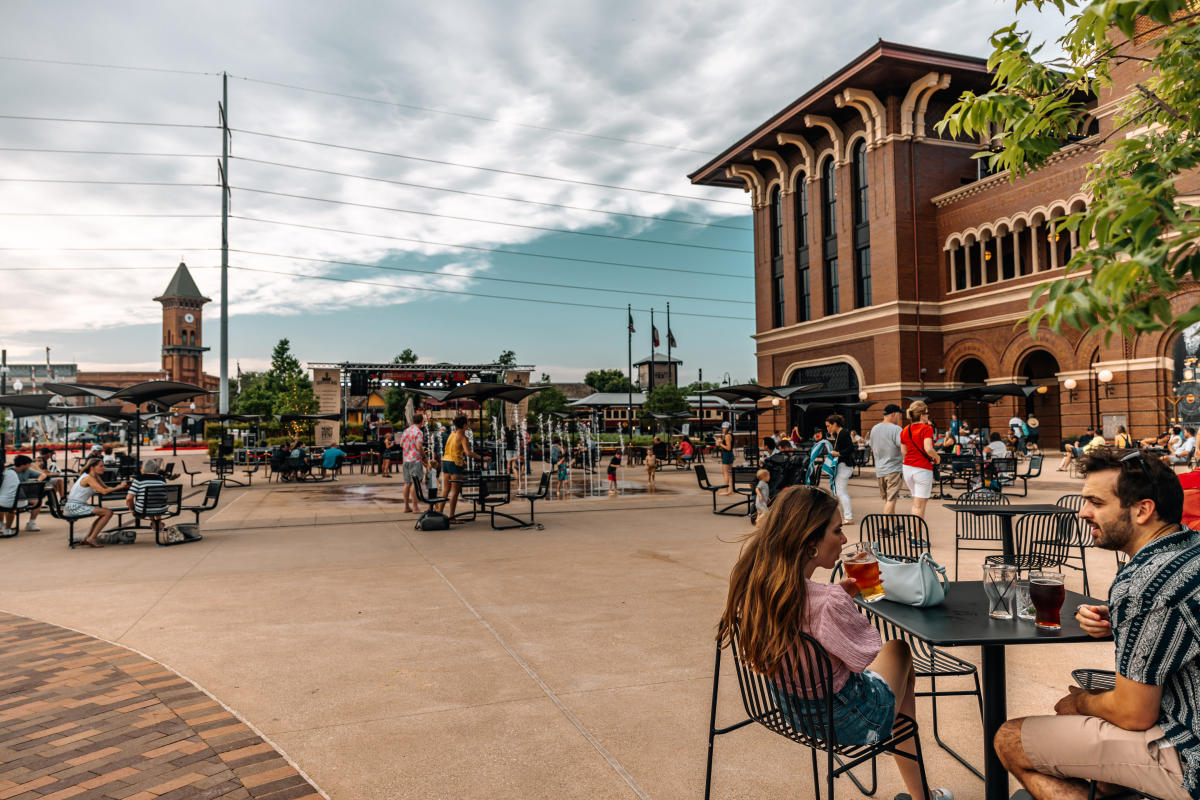 Grapevine Main Street Plaza Program | Grapevine, Texas