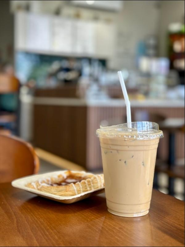 コーヒーもワインも楽しめるスポットが誕生！