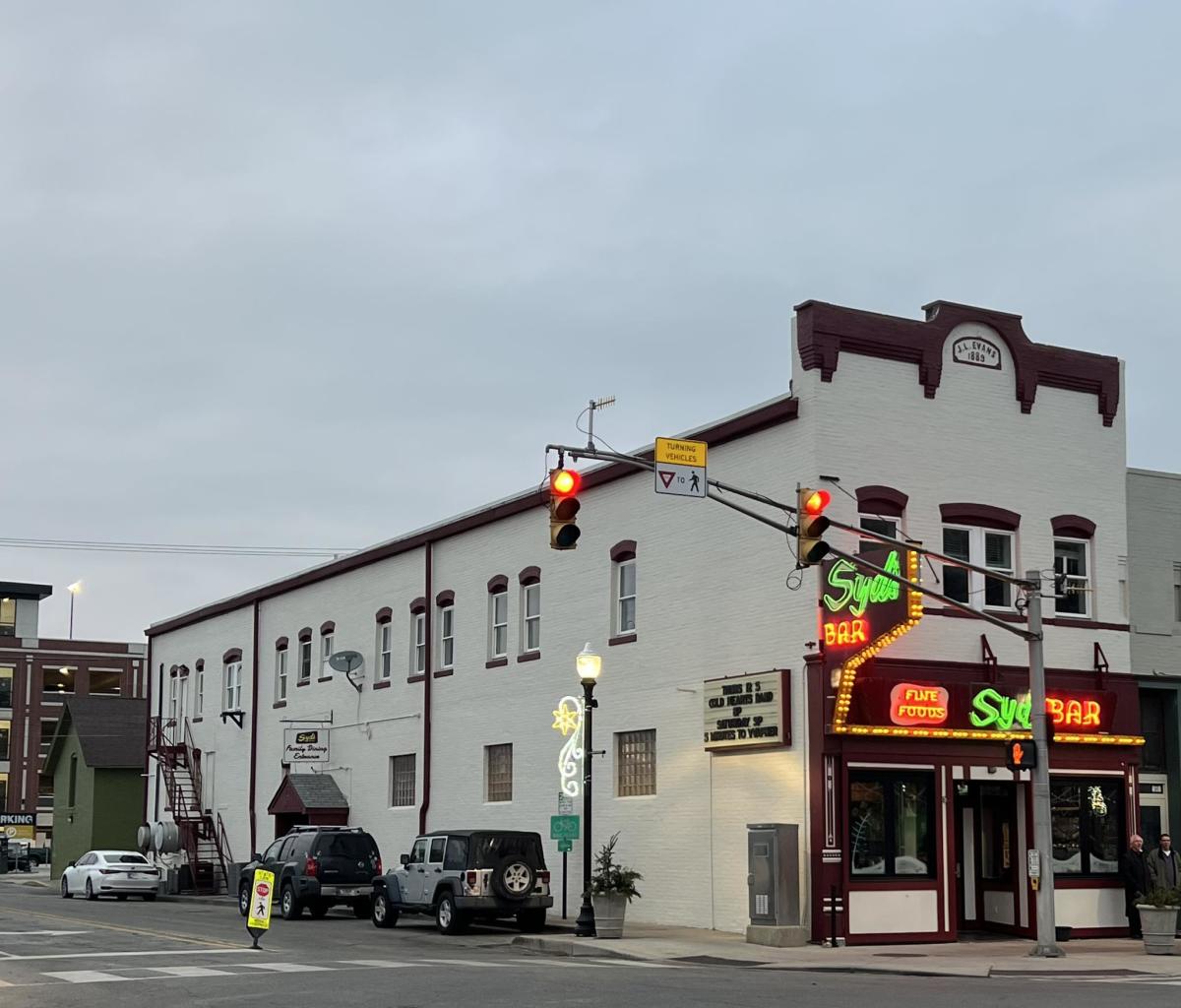 Syd's Fine Food & Spirits