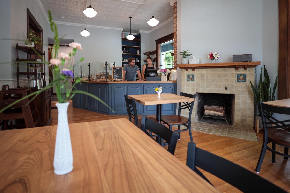 Debbie's Daughters Bakery & Cafe | Hamilton County, Indiana