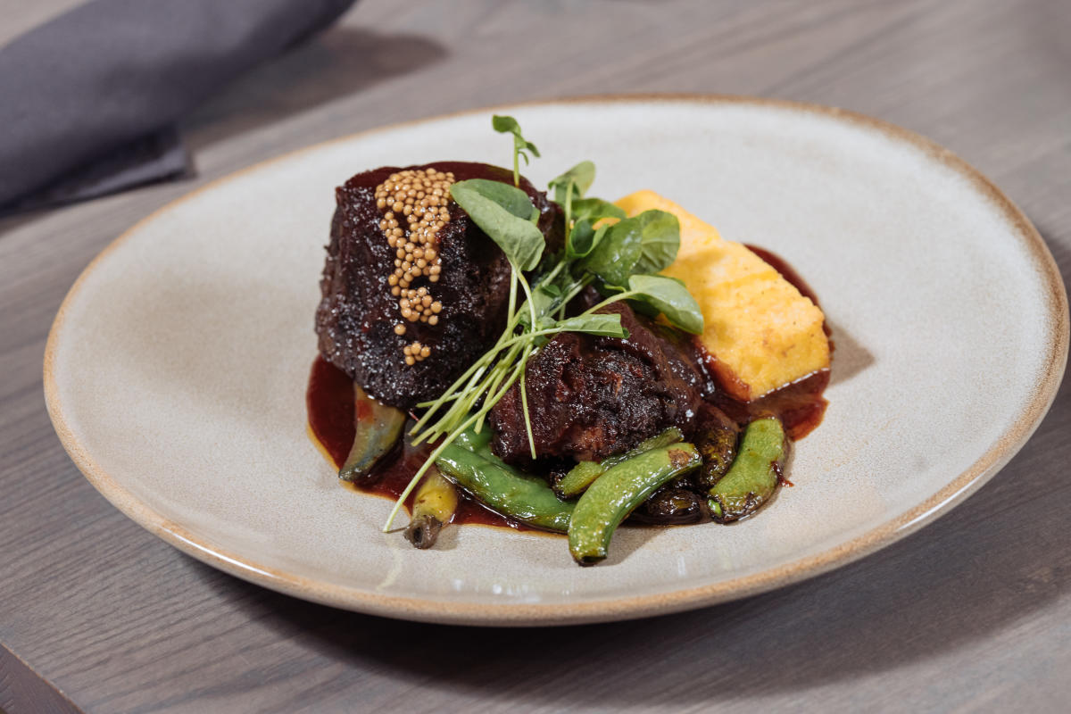 The Prewitt Restaurant & Lounge | Plainfield, IN