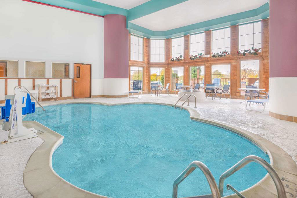 Hendricks County Hotels with Indoor Pools | Indiana Stays