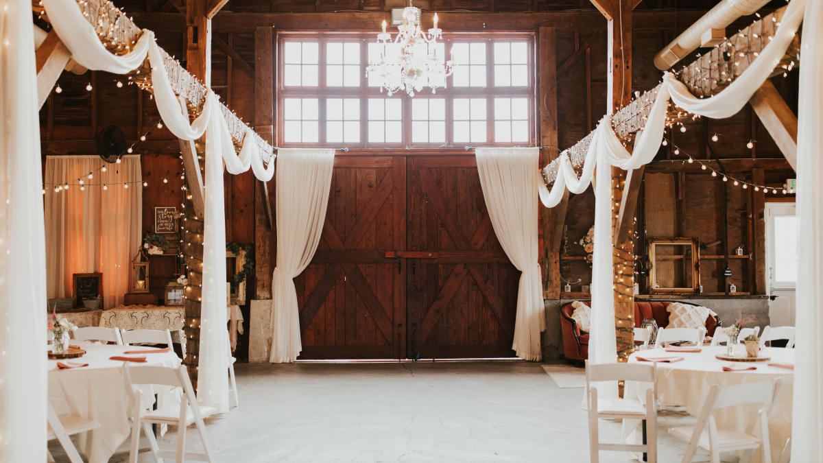 A Photo Tour of Ash & Oak In Hendricks County Indiana