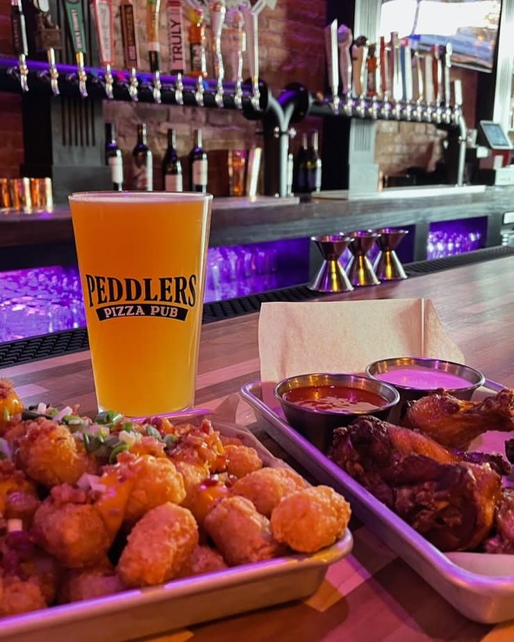 Peddlers Pizza and Pub