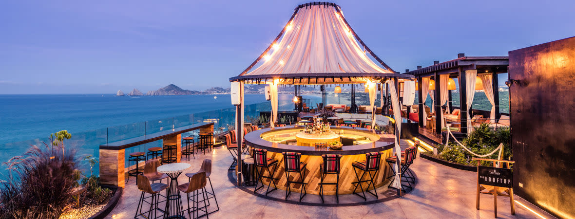 Savor Summer: Los Cabos’ Best Rooftop Bars and Pool Lounges