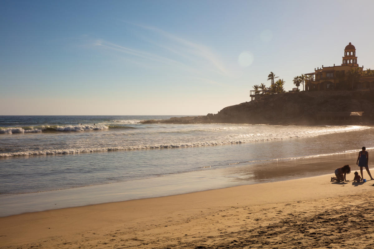 Playa Cerritos en Los Cabos, el lugar perfecto para surfear