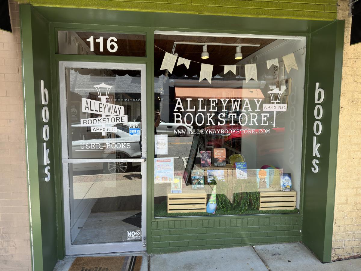 Alleyway Bookstore | Apex, NC 27502