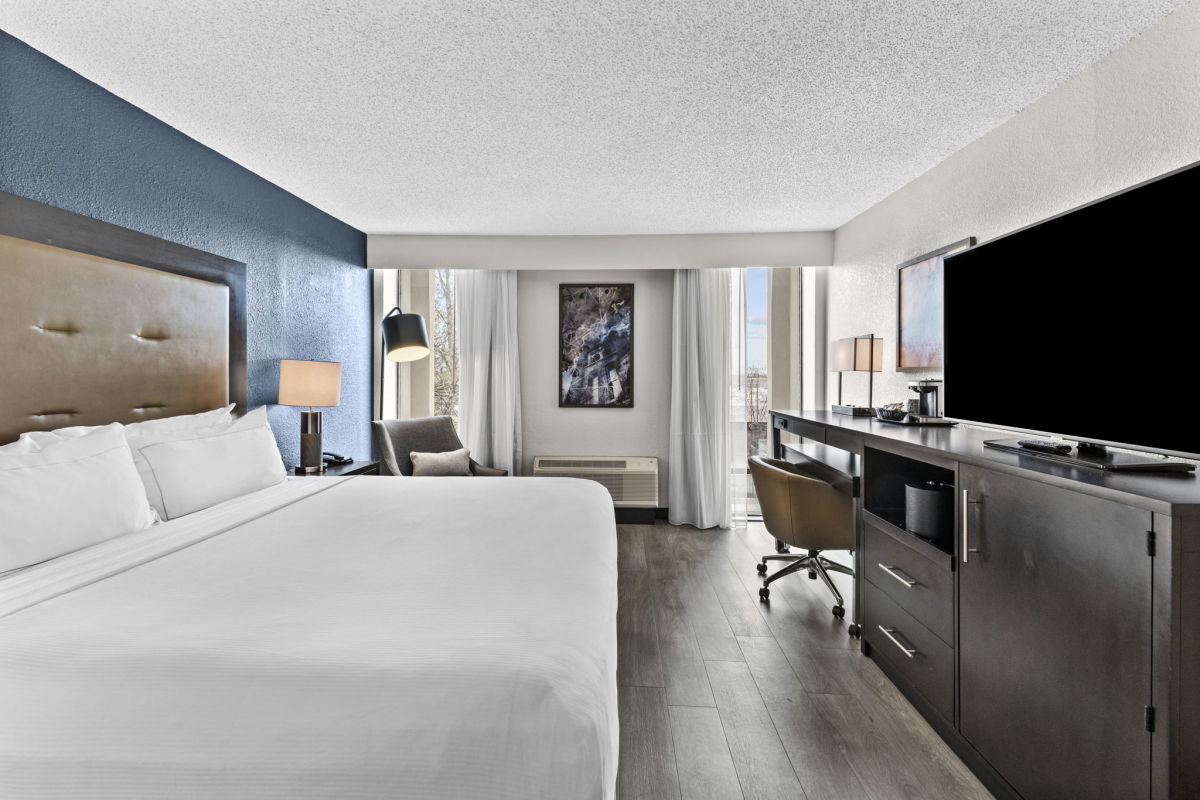 DoubleTree by Hilton Raleigh Midtown | Raleigh, NC 27604