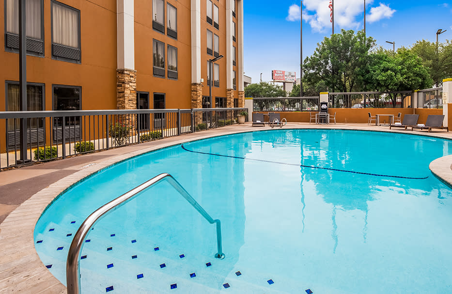 Clarion Pointe San Antonio