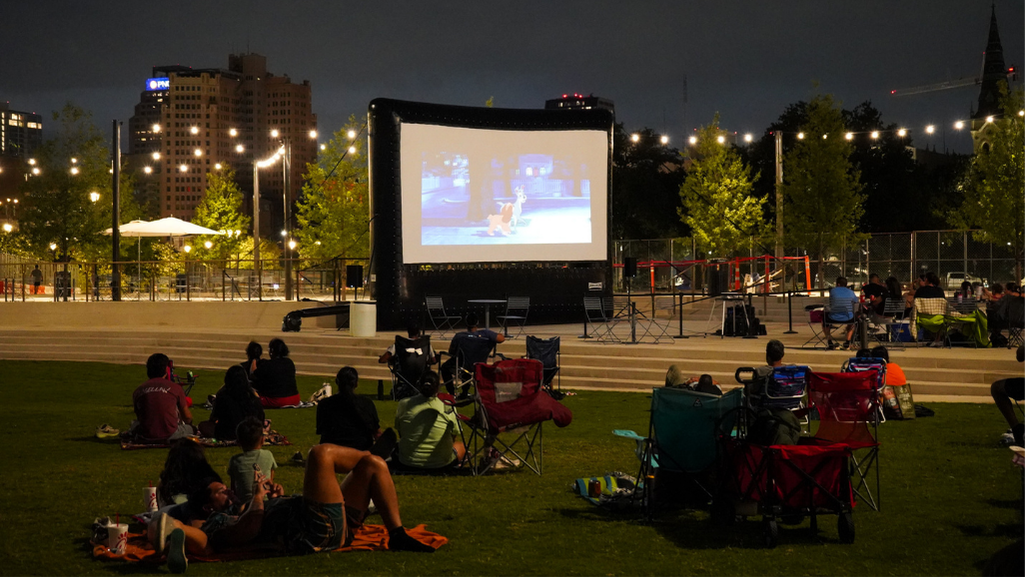 Holiday Movies by Moonlight at Hemisfair: Elf