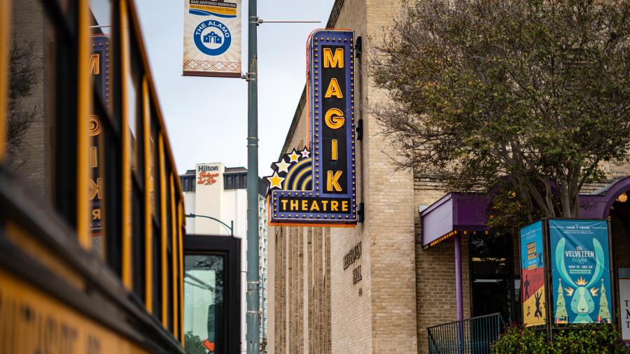 Plan Your Visit | 72 Hours in San Antonio for the Ford Holiday River Parade