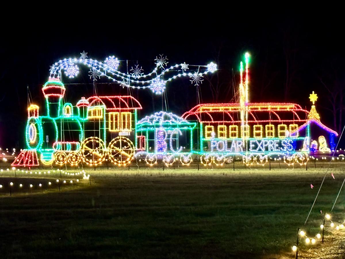 Drive Through Christmas Light Show in Bryson City For Family Fun