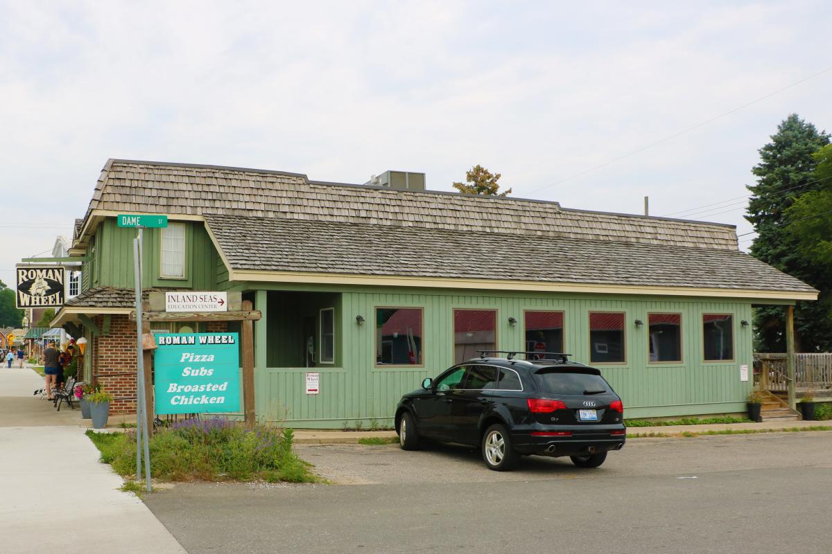 Roman Wheel Pizza & Subs | Suttons Bay, MI 49682