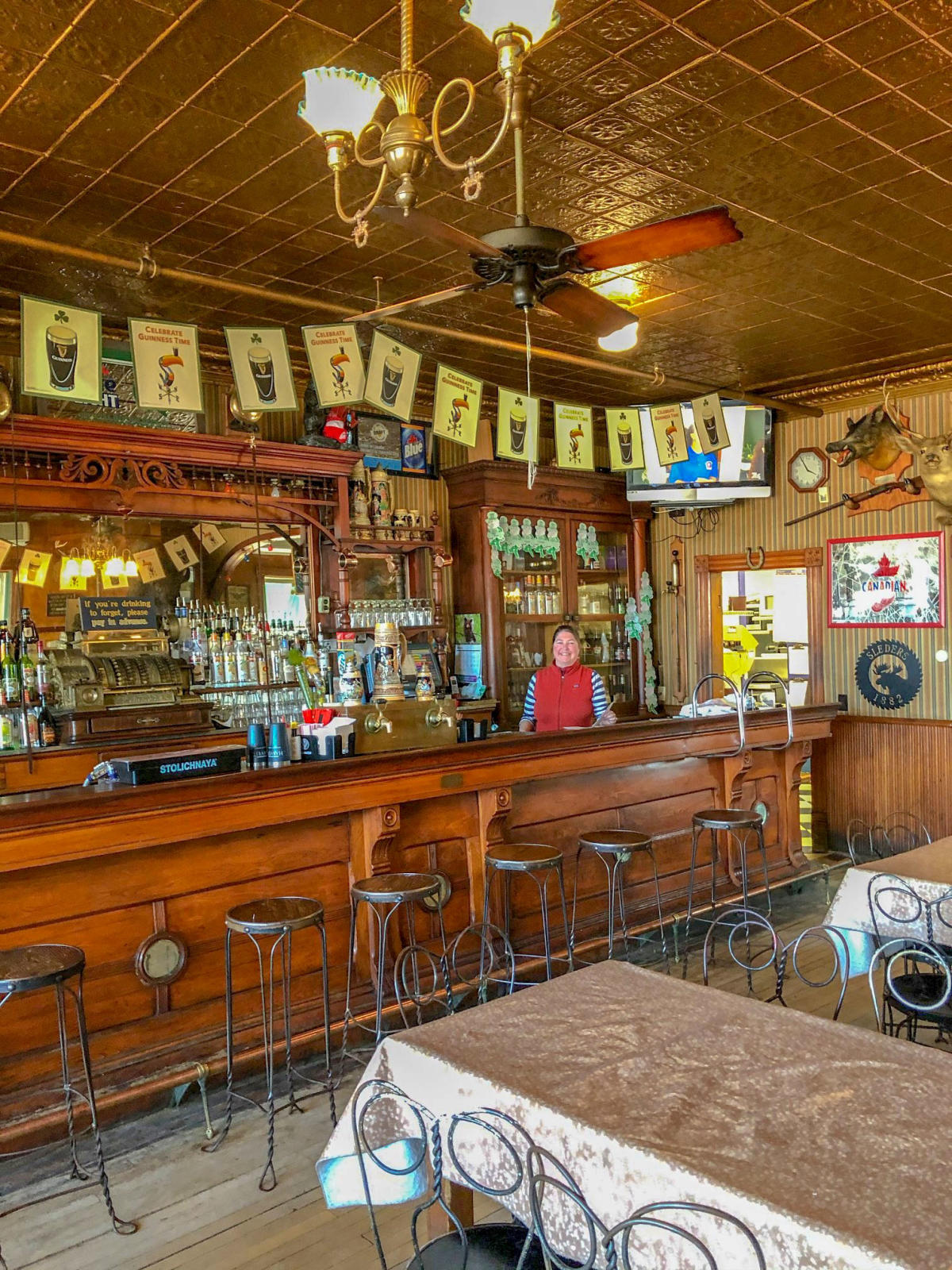 Sleder's Family Tavern | Traverse City, MI 49684