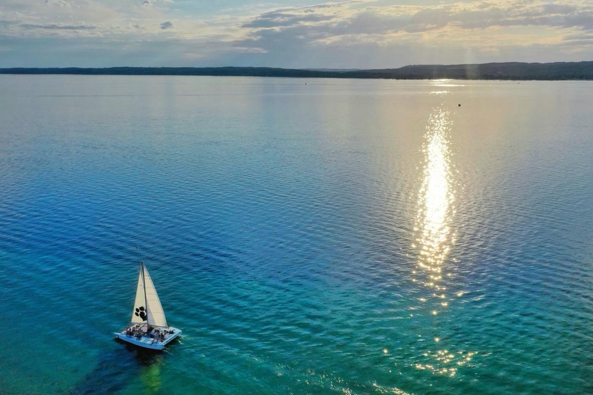 Boat Tours in Traverse City, MI | Grand Traverse Bay