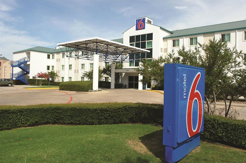 Motel 6 - DFW North